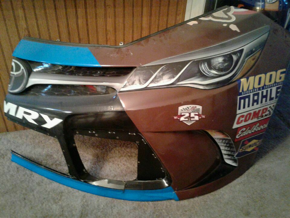 Kyle Busch 2016 race used half nose sheet metal snickers crisper scheme ...