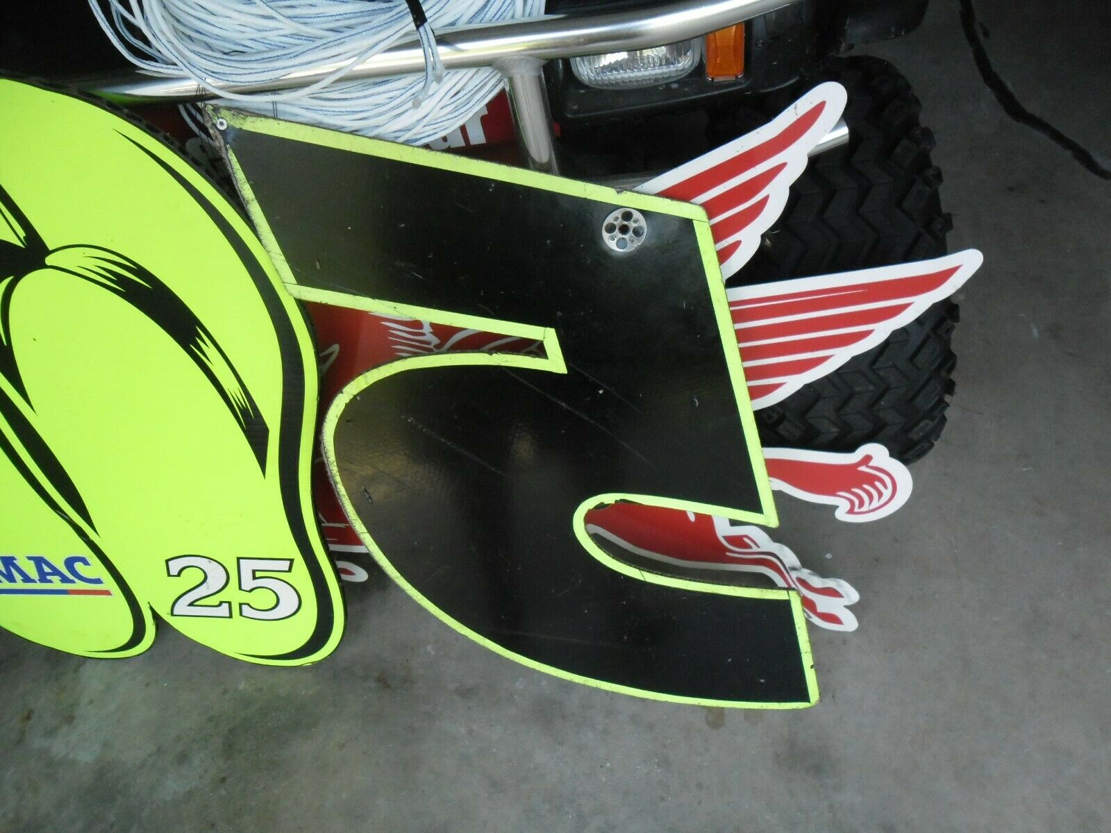 NASCAR RACE USED PIT BOARD KYLE BUSCH FROM HENDRICK MOTORSPORTS DAYS ...